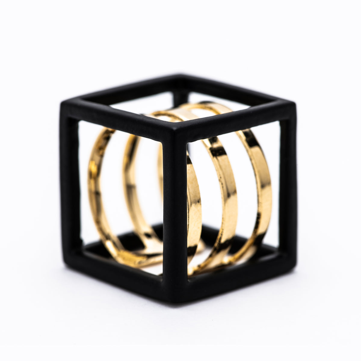 Rings – Locked And Layered